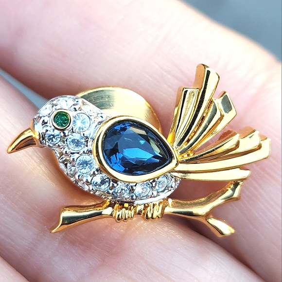 Swarovski | Jewelry | Signed Swarovski Crystal Bird Pin Tie Tack Very ...